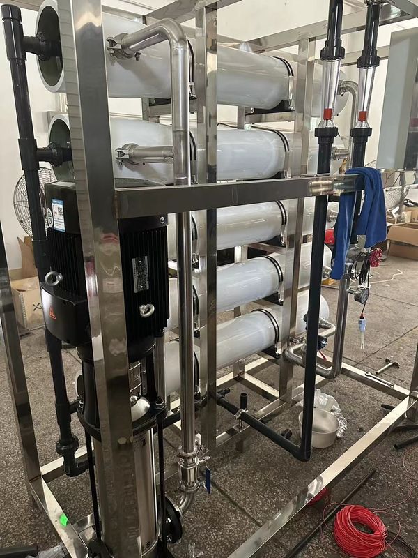 150-300 PSI ความดันเรตติ้ง การฟื้นฟู น้ําทราย RO ระบบสําหรับน้ําปริมาณ Ph ที่กว้าง